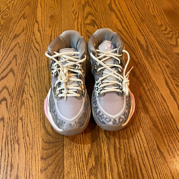 Nike | Shoes | Kyrie Infinity Womens Basketball Shoes | Poshmark